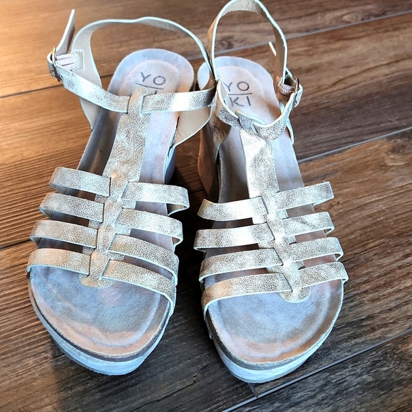 Yoki | Shoes | Yoki Gold Wedge Sandals | Poshmark